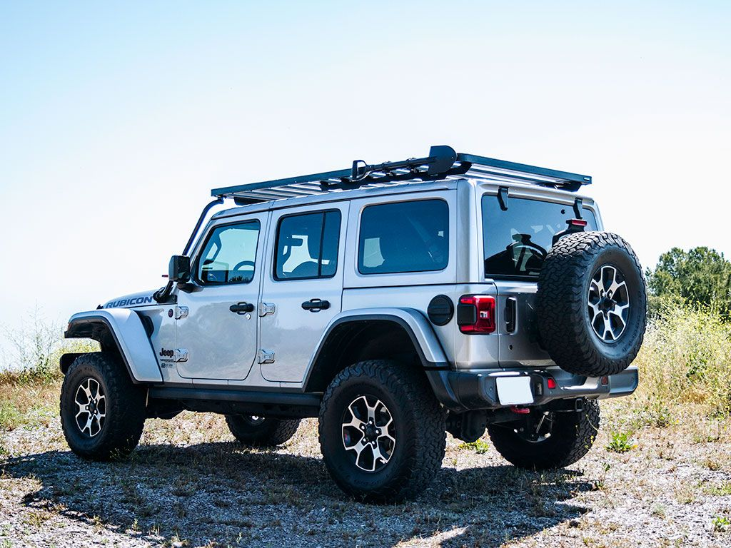 Jeep – Outdoor Essential Gear